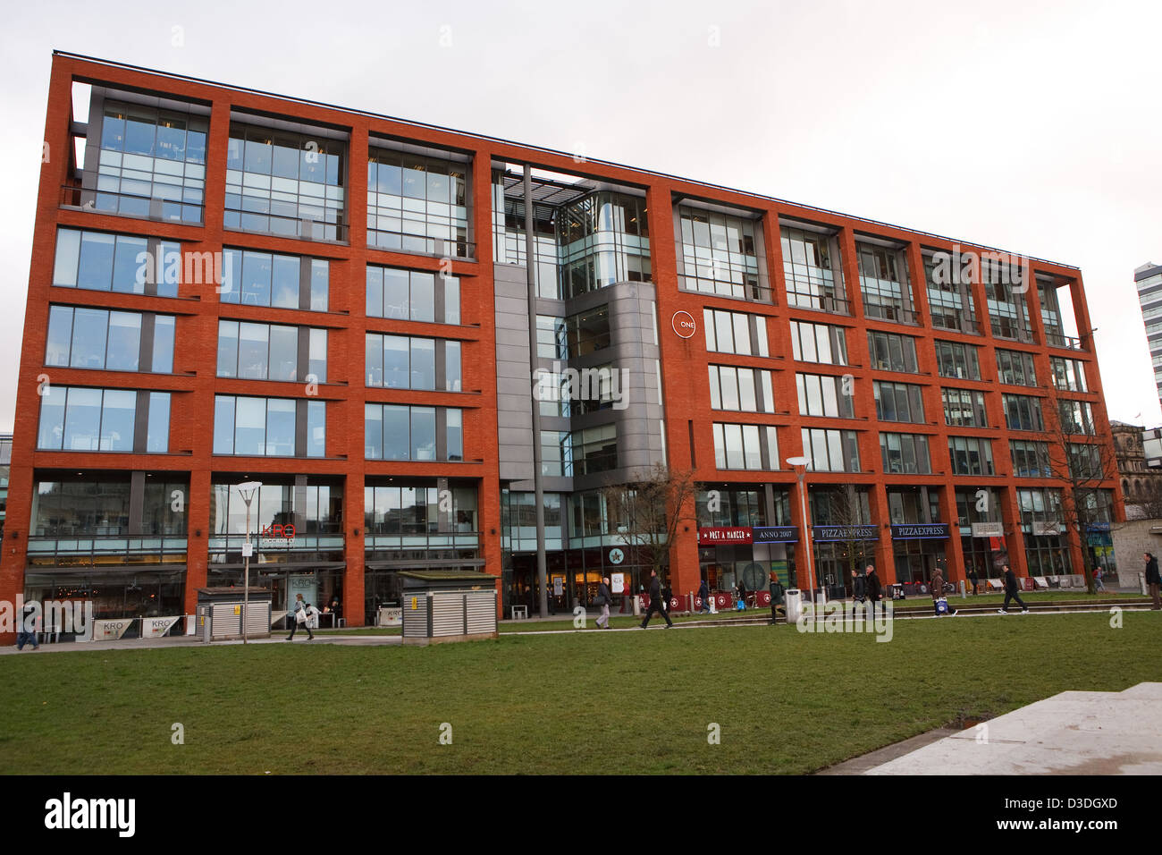 An office building over Restaurants in Piccadilly Gardens Manchester ...