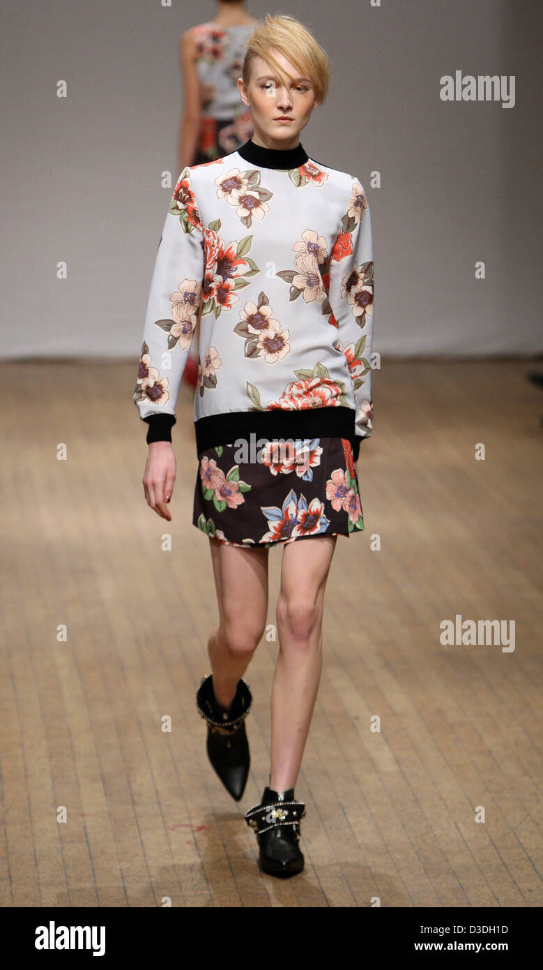 Clements ribeiro collection hi-res stock photography and images - Alamy