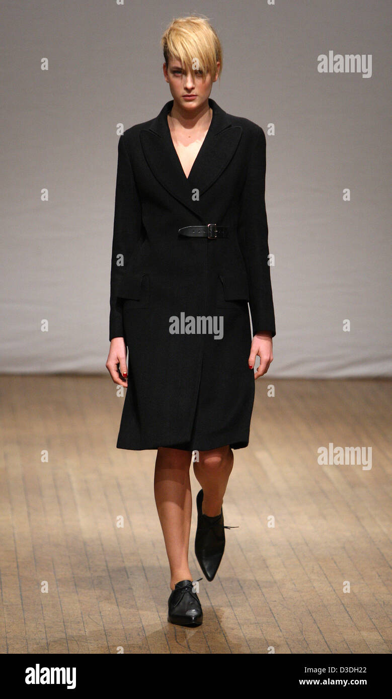 Clements Ribeiro A/W 2013/14 collection during London Fashion Week ...