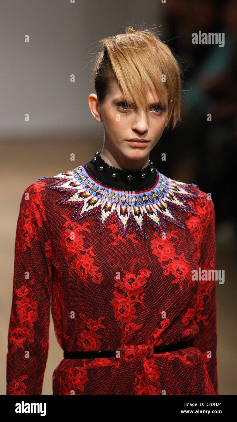 Clements Ribeiro A/W 2013/14 collection during London Fashion Week ...