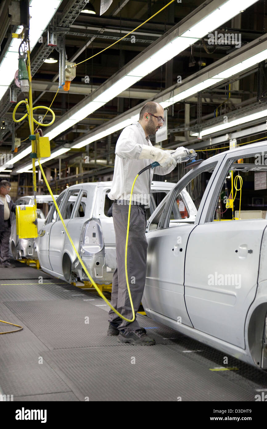 Car plant production hi-res stock photography and images - Alamy