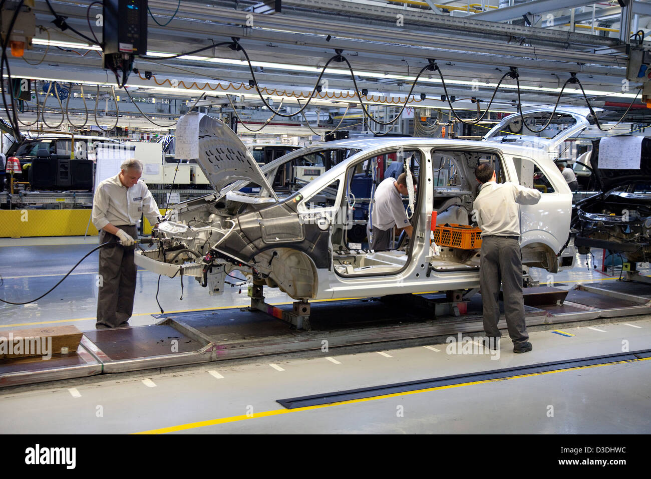 Auto plant production hi-res stock photography and images - Alamy