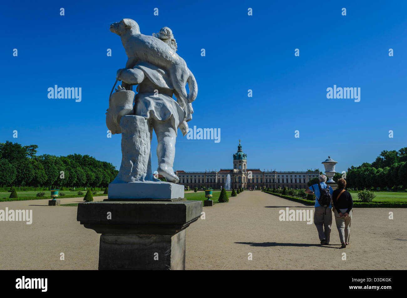 Little girl statue in the garden of Charlottenburg Castle in Berlin ...