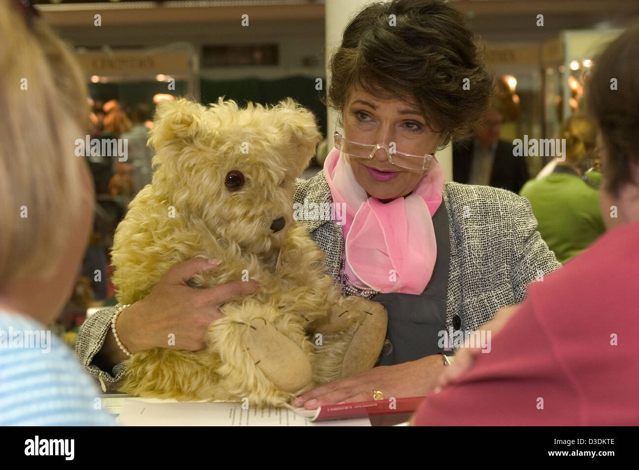Farnell bear hi-res stock photography and images - Alamy