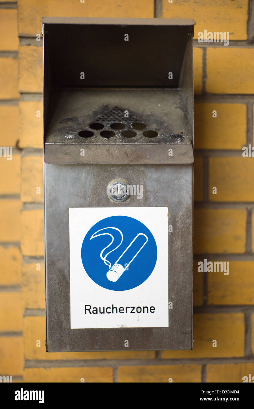 Outdoor sticker hi-res stock photography and images - Alamy