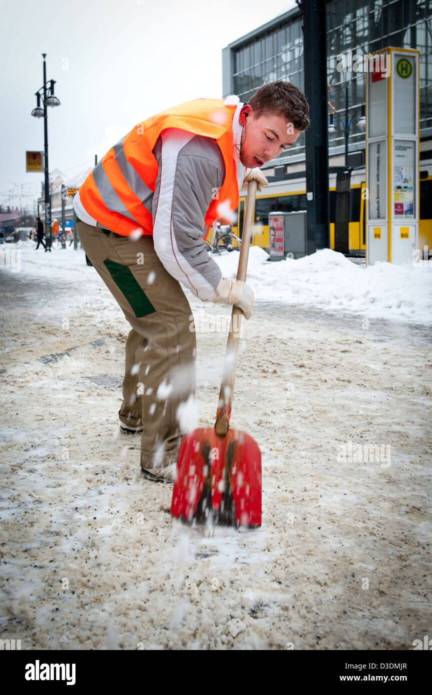 Remove ice hi-res stock photography and images - Alamy