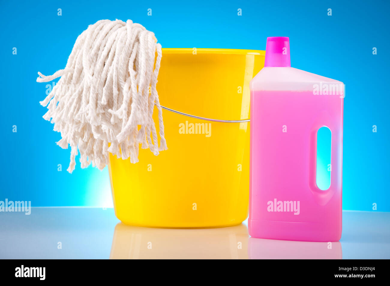 Set of cleaning products Stock Photo - Alamy