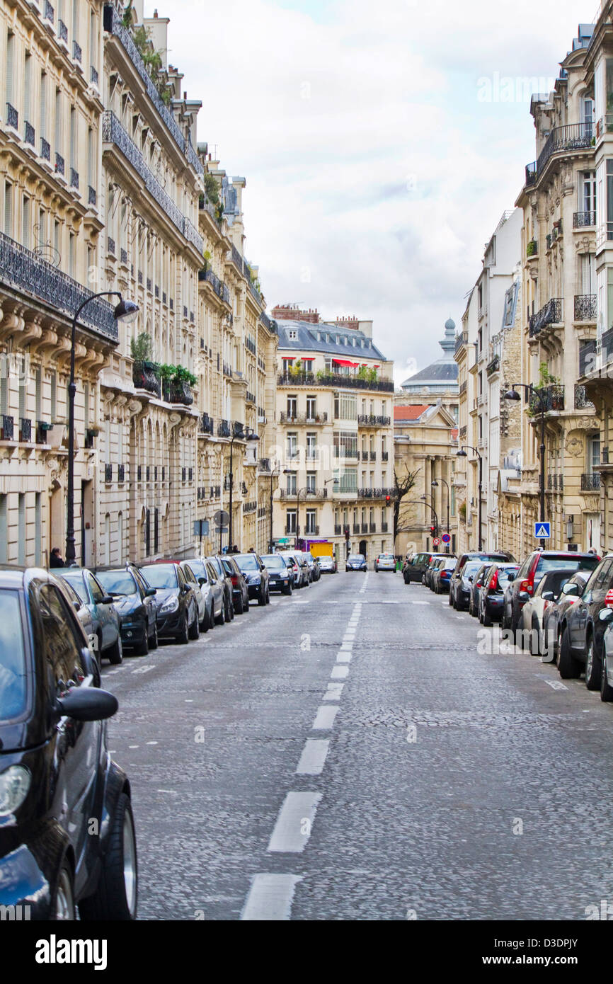 Close up section of the typical buildings of the streets of Paris ...