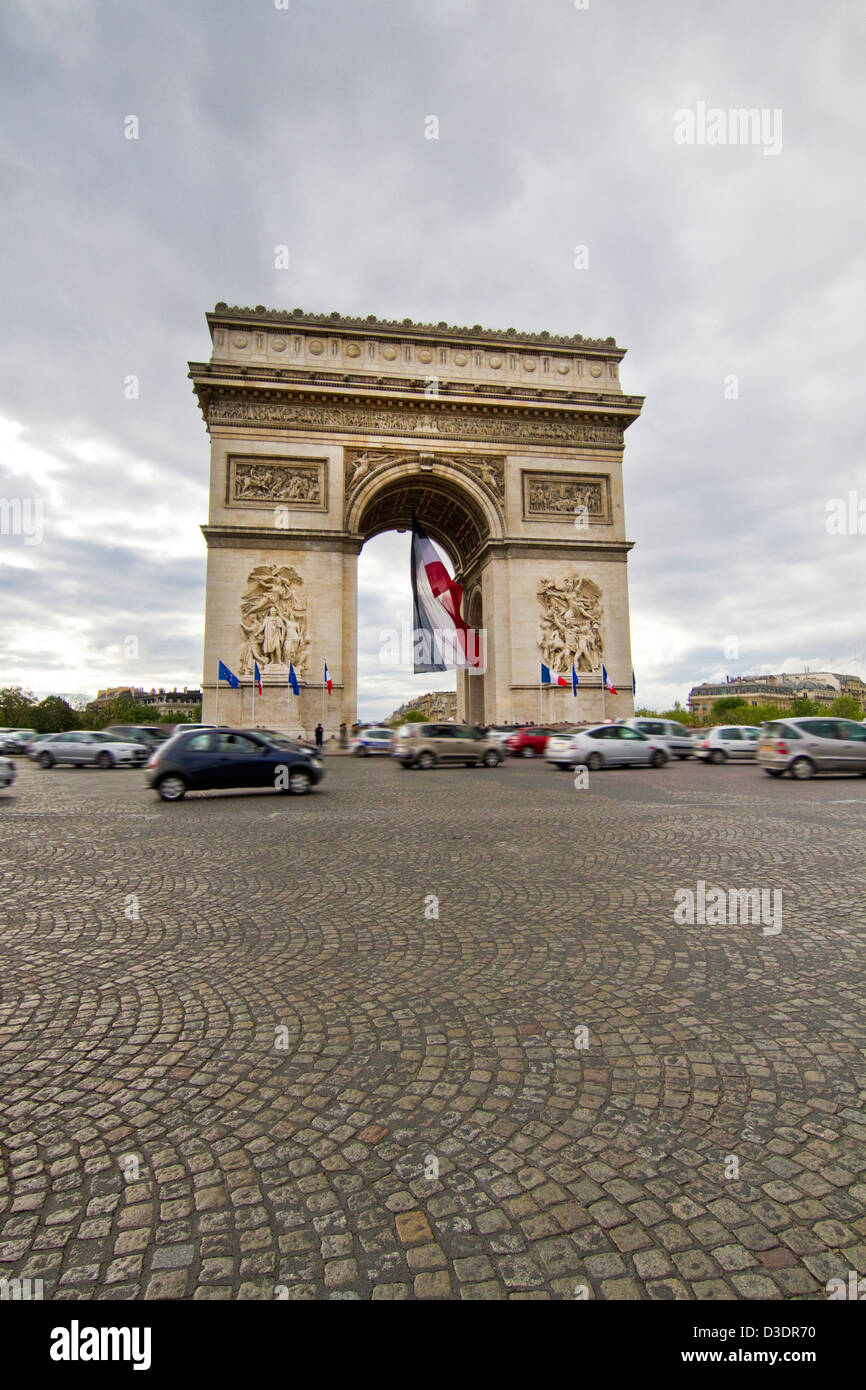 View of the iconic monument Arc of Triumph in Paris, France Stock Photo ...