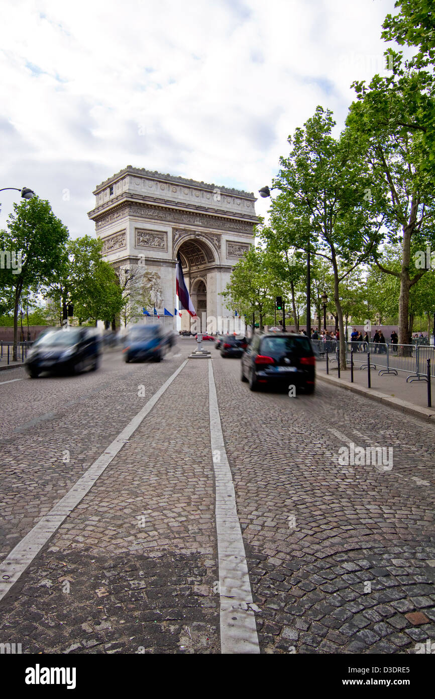 View of the iconic monument Arc of Triumph in Paris, France Stock Photo ...