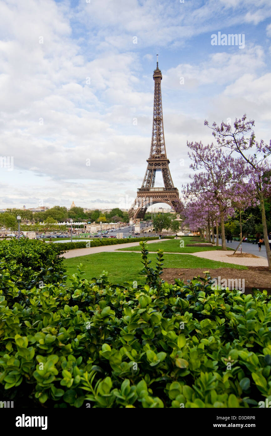 View of the beautiful iconic Eiffel tower in Paris, France Stock Photo ...