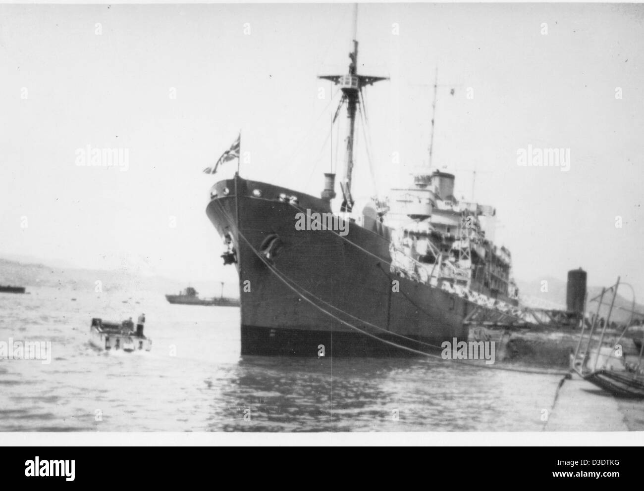 HMS Glenearn docked at Kure (Hiroshima ) November 1945 Stock Photo - Alamy