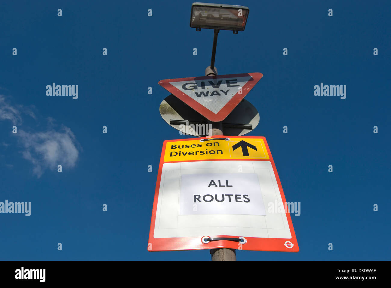buses on diversion all routes sign, below give way sign, richmond upon ...