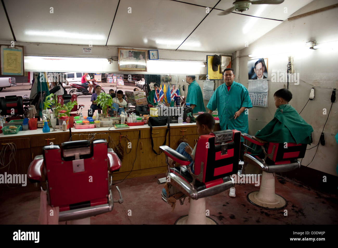 Thailand barber shop hi-res stock photography and images - Alamy