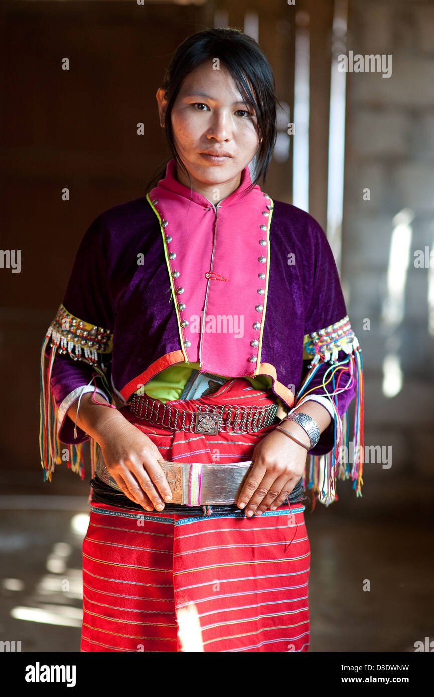 Woman in traditional costume palaung hi-res stock photography and ...