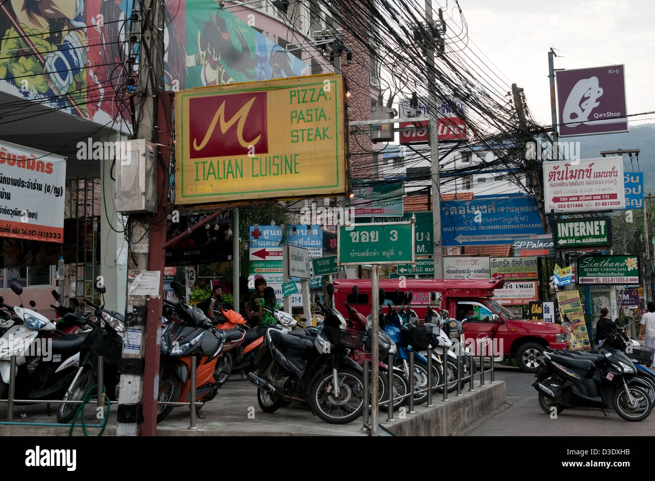 Corner shops hi-res stock photography and images - Alamy
