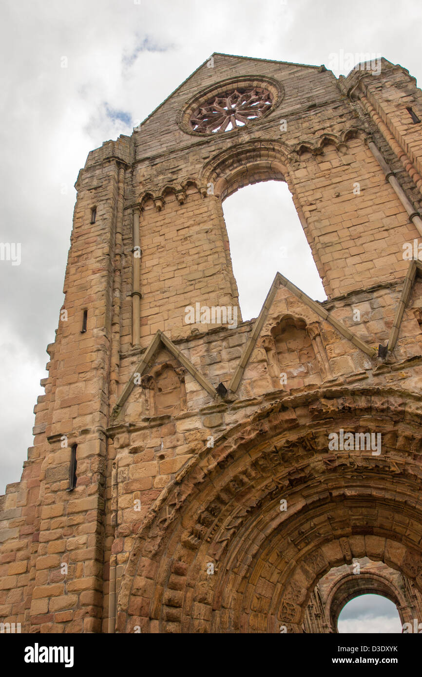 Ancient jedburgh abbey ruins hi-res stock photography and images - Alamy