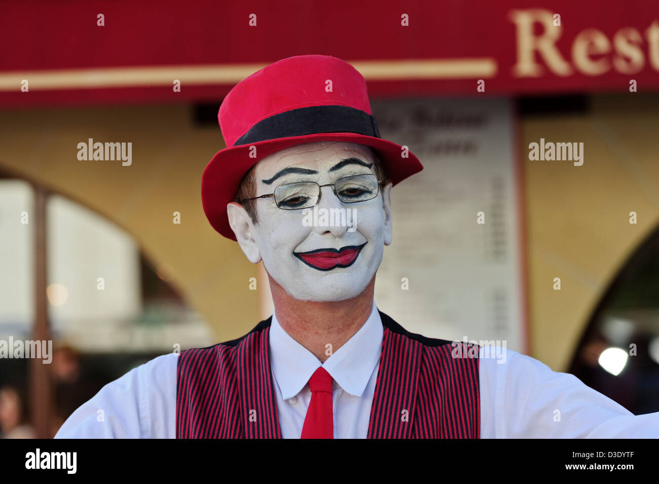 French mime hi-res stock photography and images - Alamy