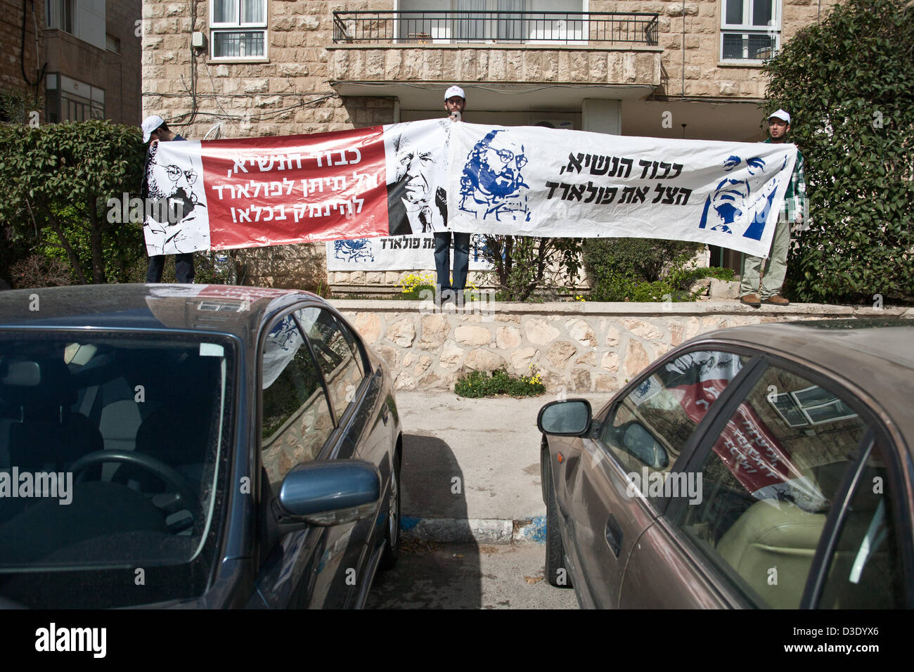 Activists wave banners demanding the release of Jonathan Pollard from ...