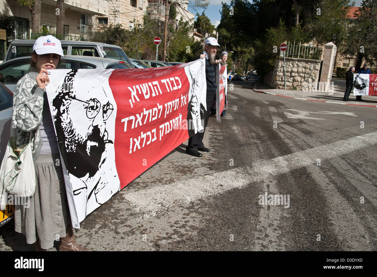 Activists wave banners demanding the release of Jonathan Pollard from ...