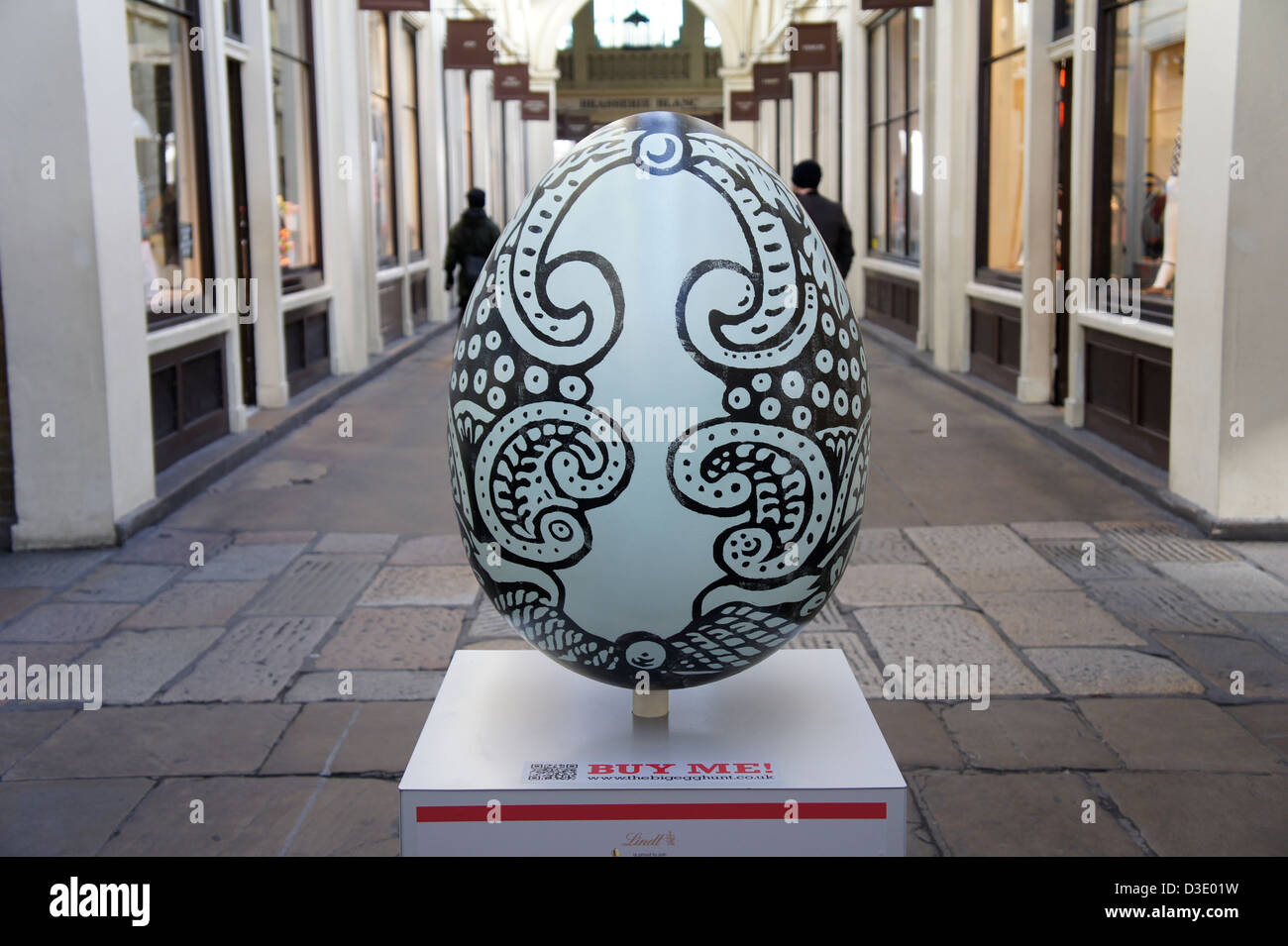 Big easter egg hi-res stock photography and images - Alamy