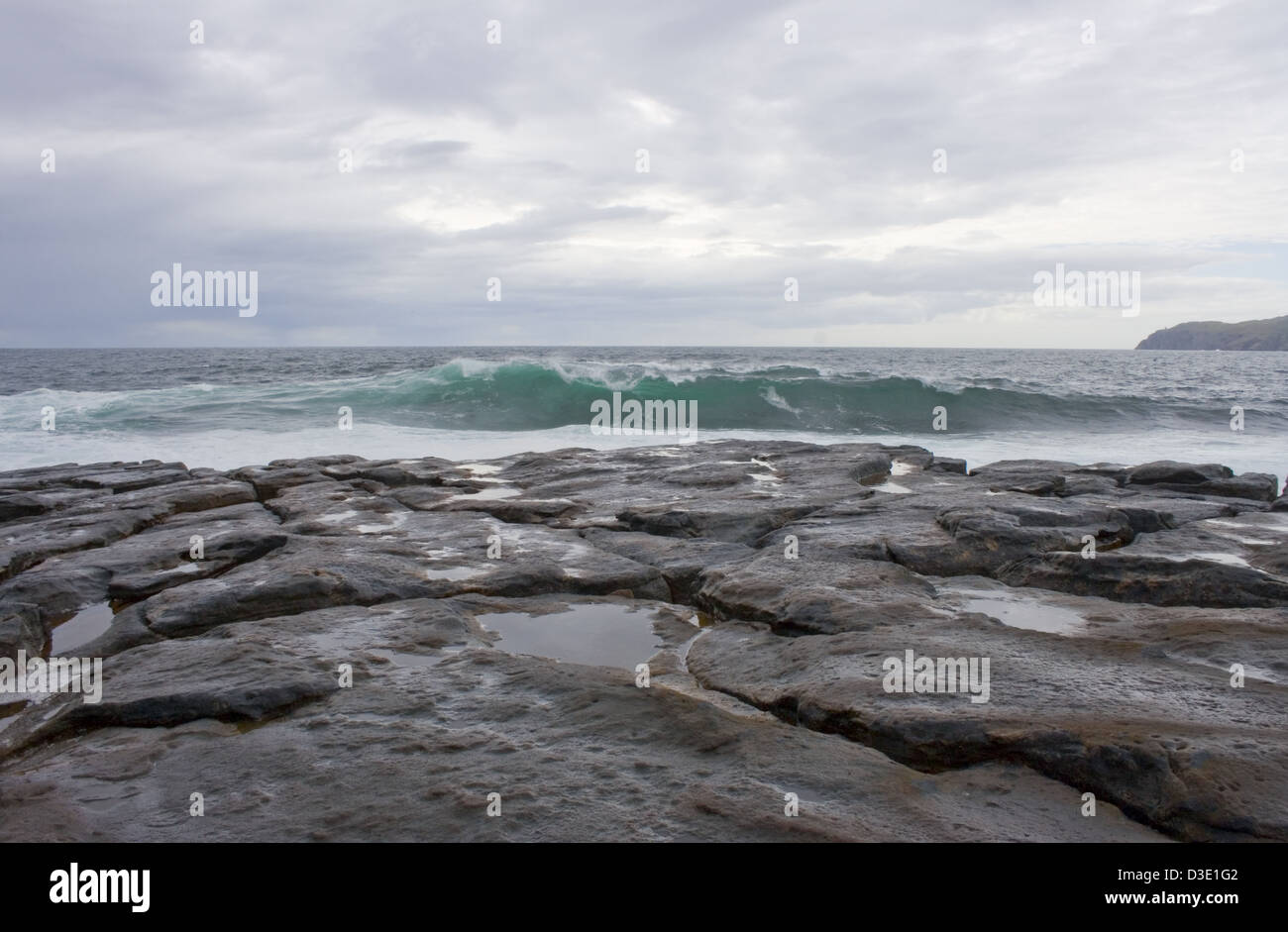 Wave approaching on the Donegal coast Stock Photo - Alamy