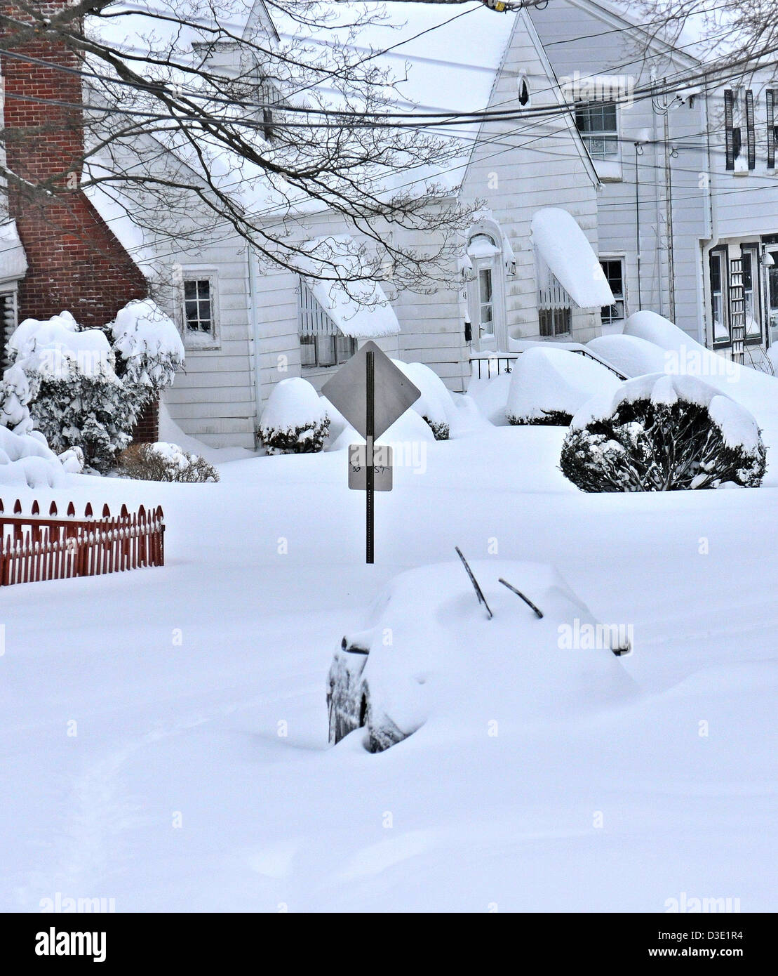 Cars piled in snow after blizzard Nemo hit Connecticut, dumping record ...