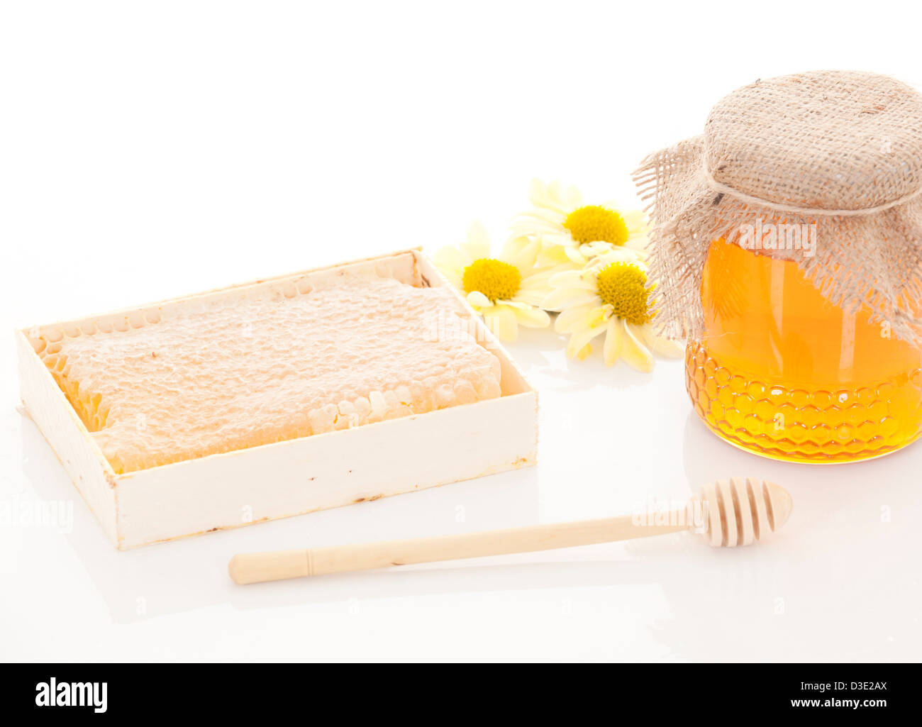 Natural honeycomb full of honey hi-res stock photography and images - Alamy