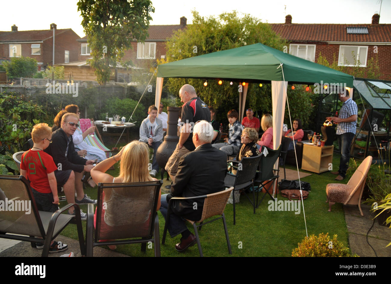 Summer garden party Stock Photo - Alamy