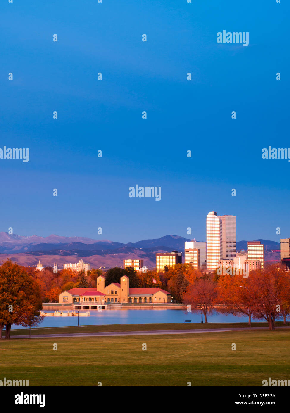 Sunrise over downtown denver hi-res stock photography and images - Alamy