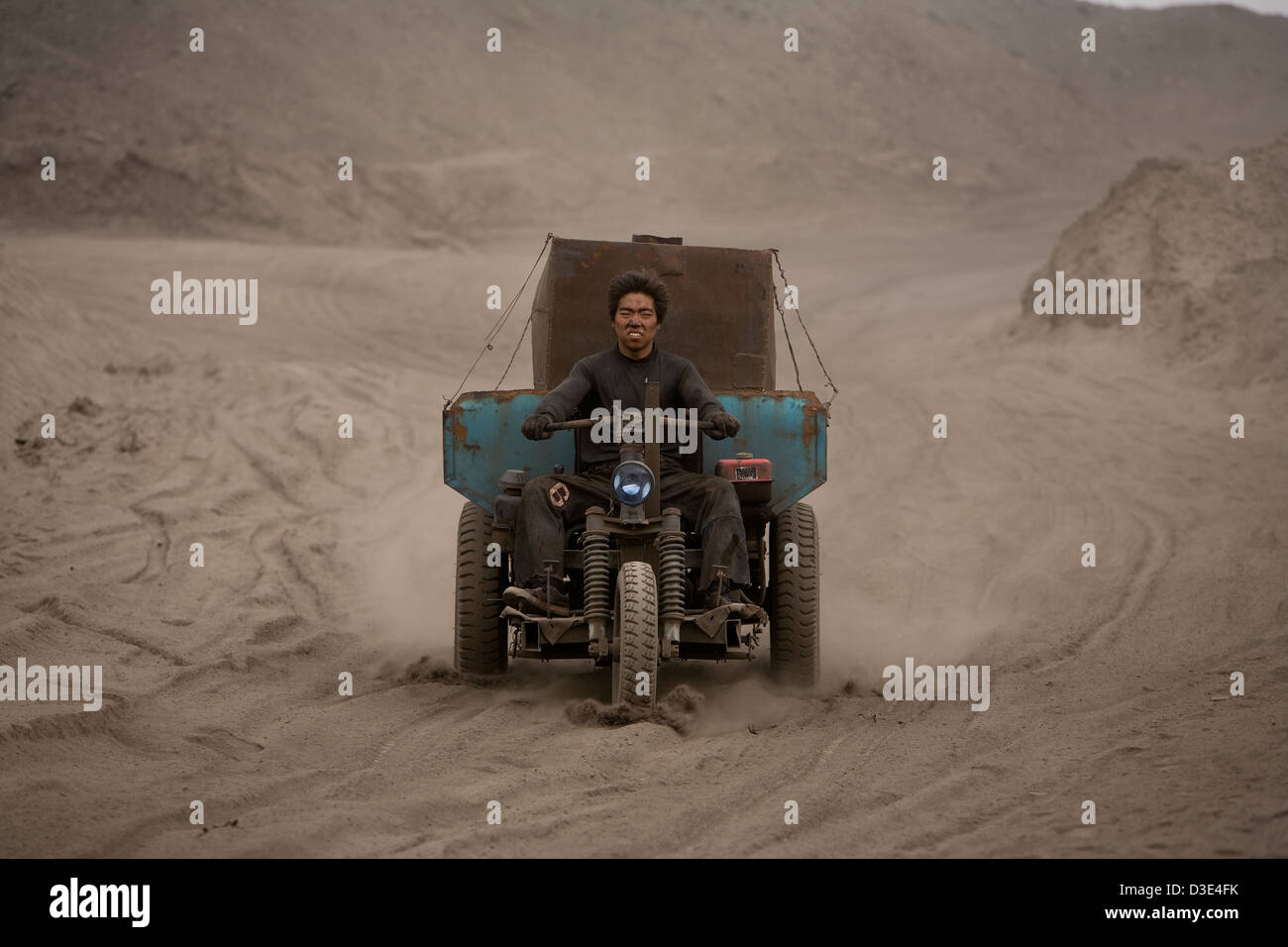 WUDA COAL FIELD, WU HAI, INNER MONGOLIA, CHINA - AUGUST 2007: Jin Cheng ...