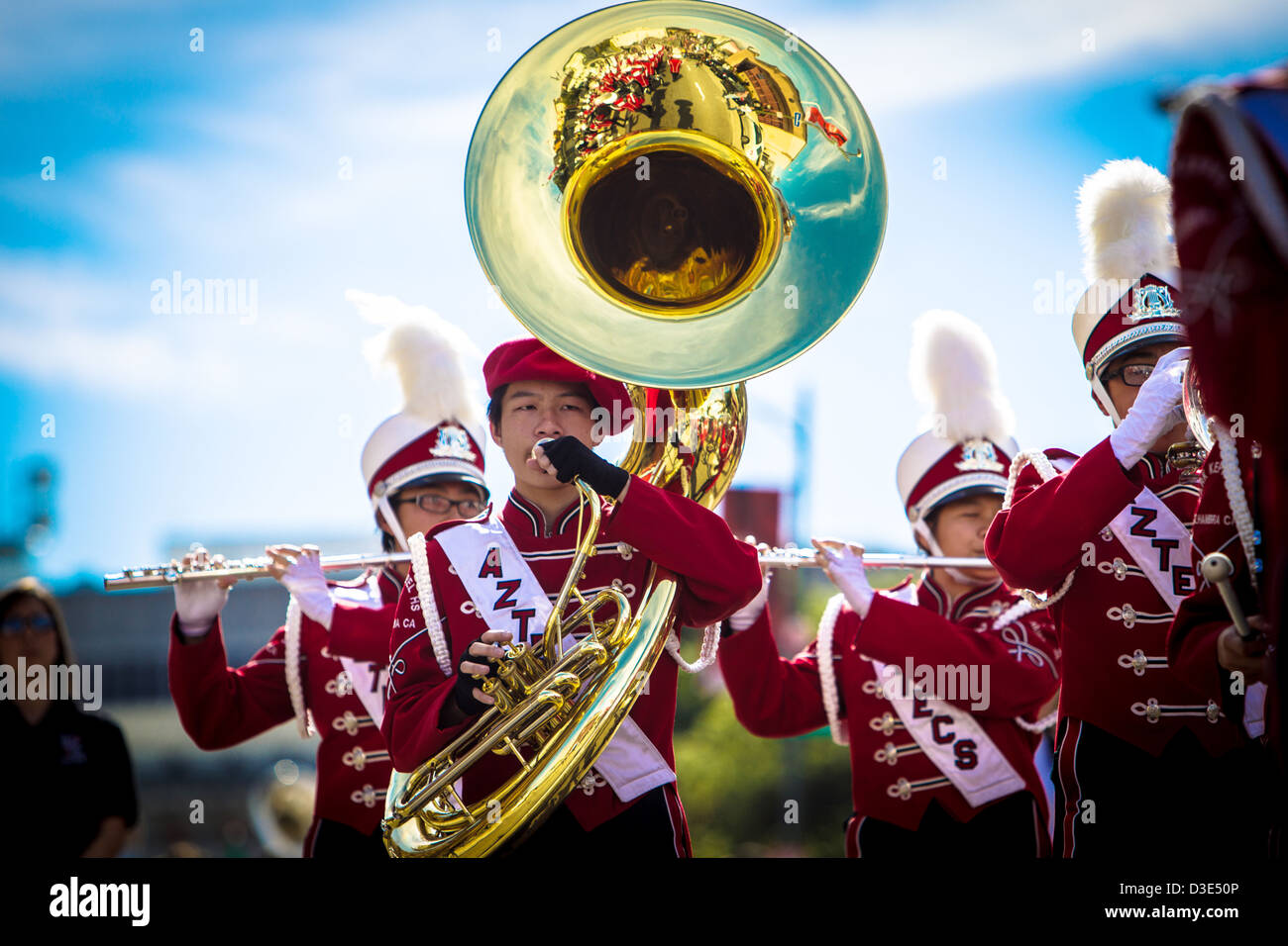 Aztec costume hi-res stock photography and images - Alamy
