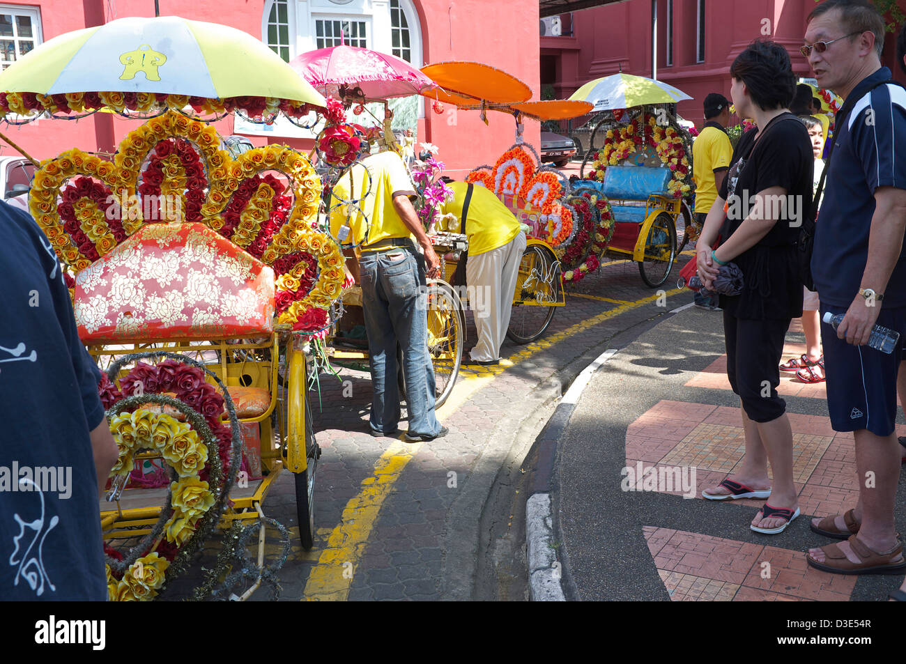 Pedicab pedicabs rickshaw rickshaws hi-res stock photography and images ...