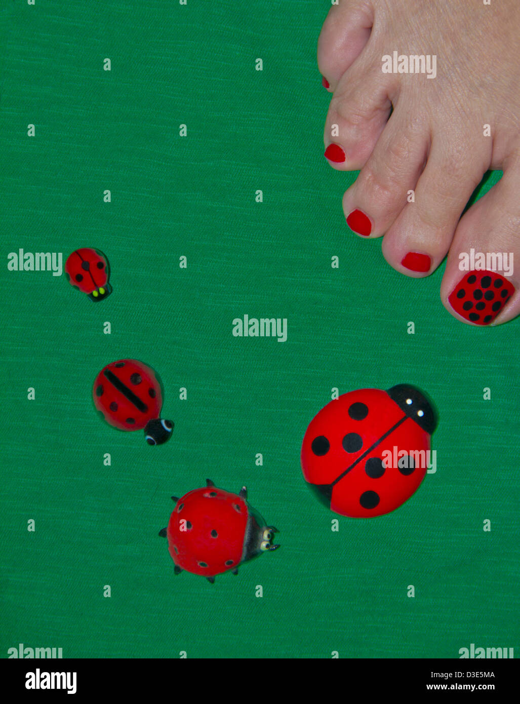 Feet up painted toes hi-res stock photography and images - Alamy