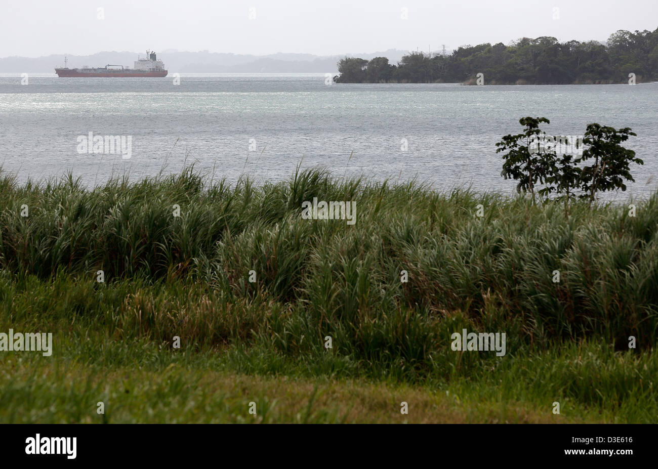 Lago gatun hi-res stock photography and images - Alamy