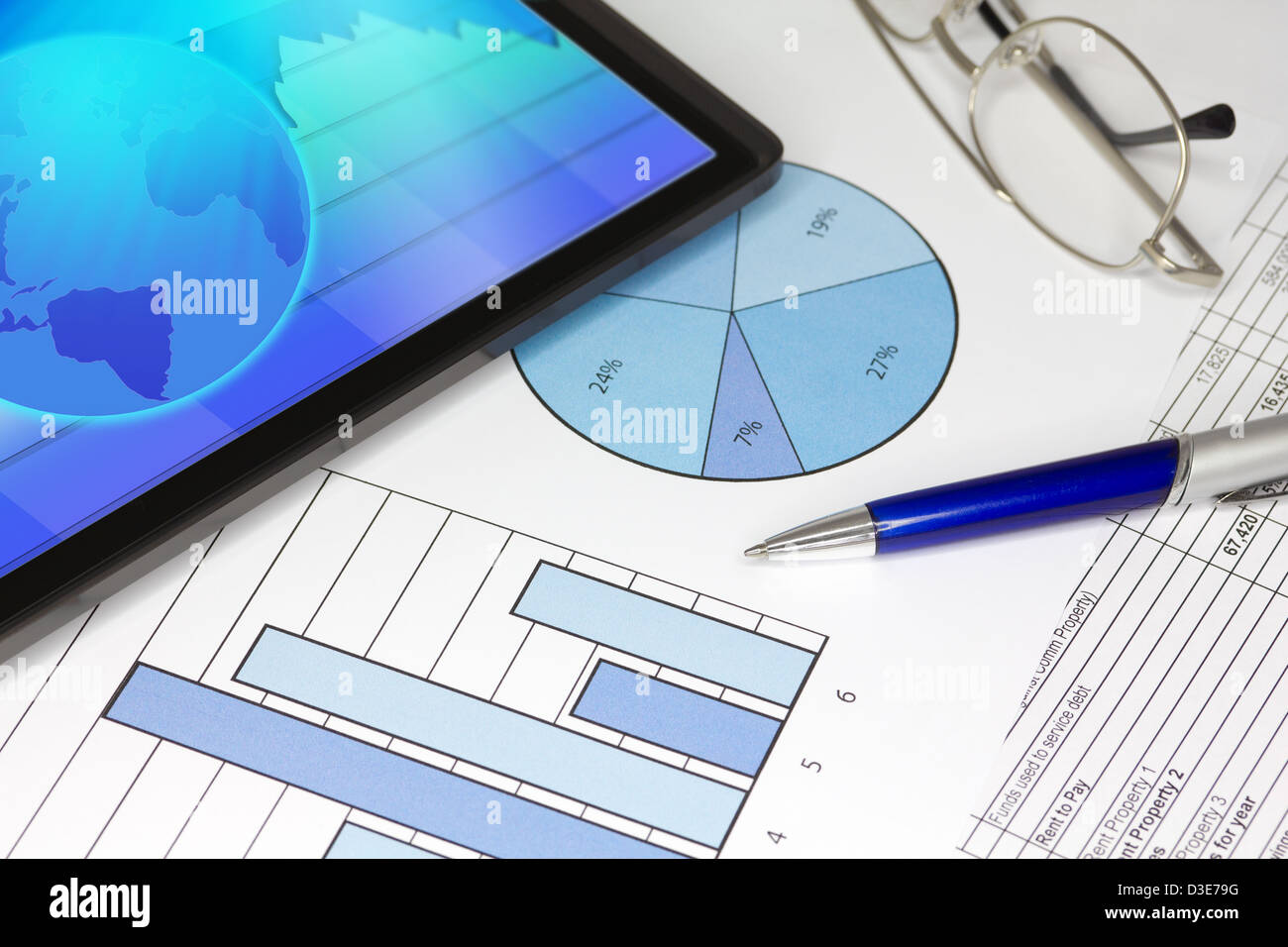 Bar graph computer hi-res stock photography and images - Alamy