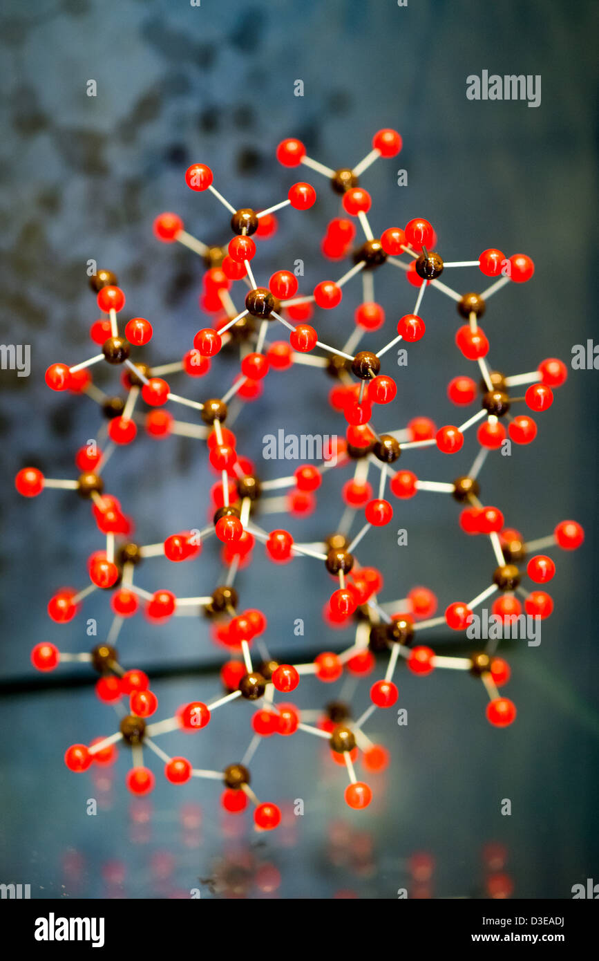 Crystal structure hi-res stock photography and images - Alamy