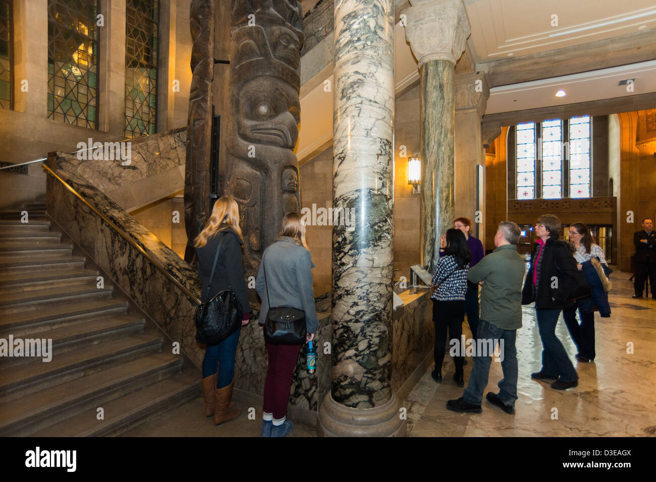 Totem pole at the Royal Ontario Museum, Toronto, Canada Stock Photo - Alamy