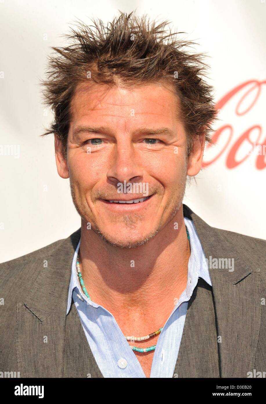 Ty pennington hi-res stock photography and images - Alamy