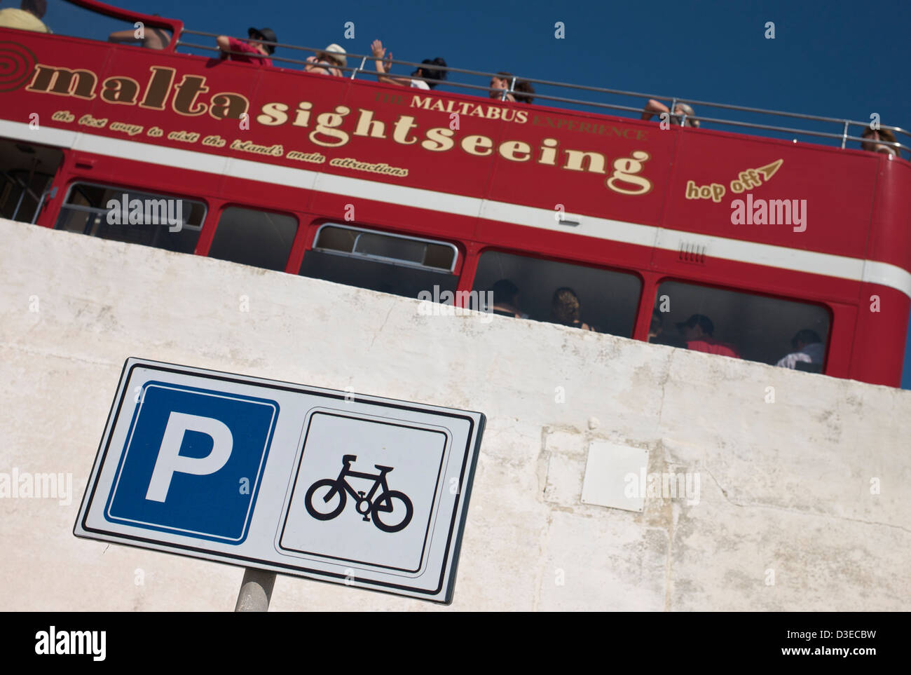Bus parking sign hi-res stock photography and images - Alamy
