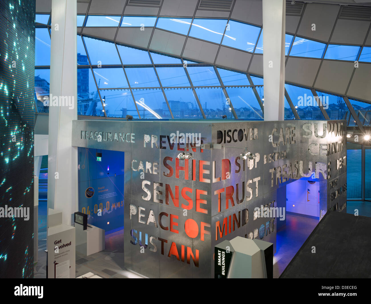 The crystal london united kingdom architect hi-res stock photography ...