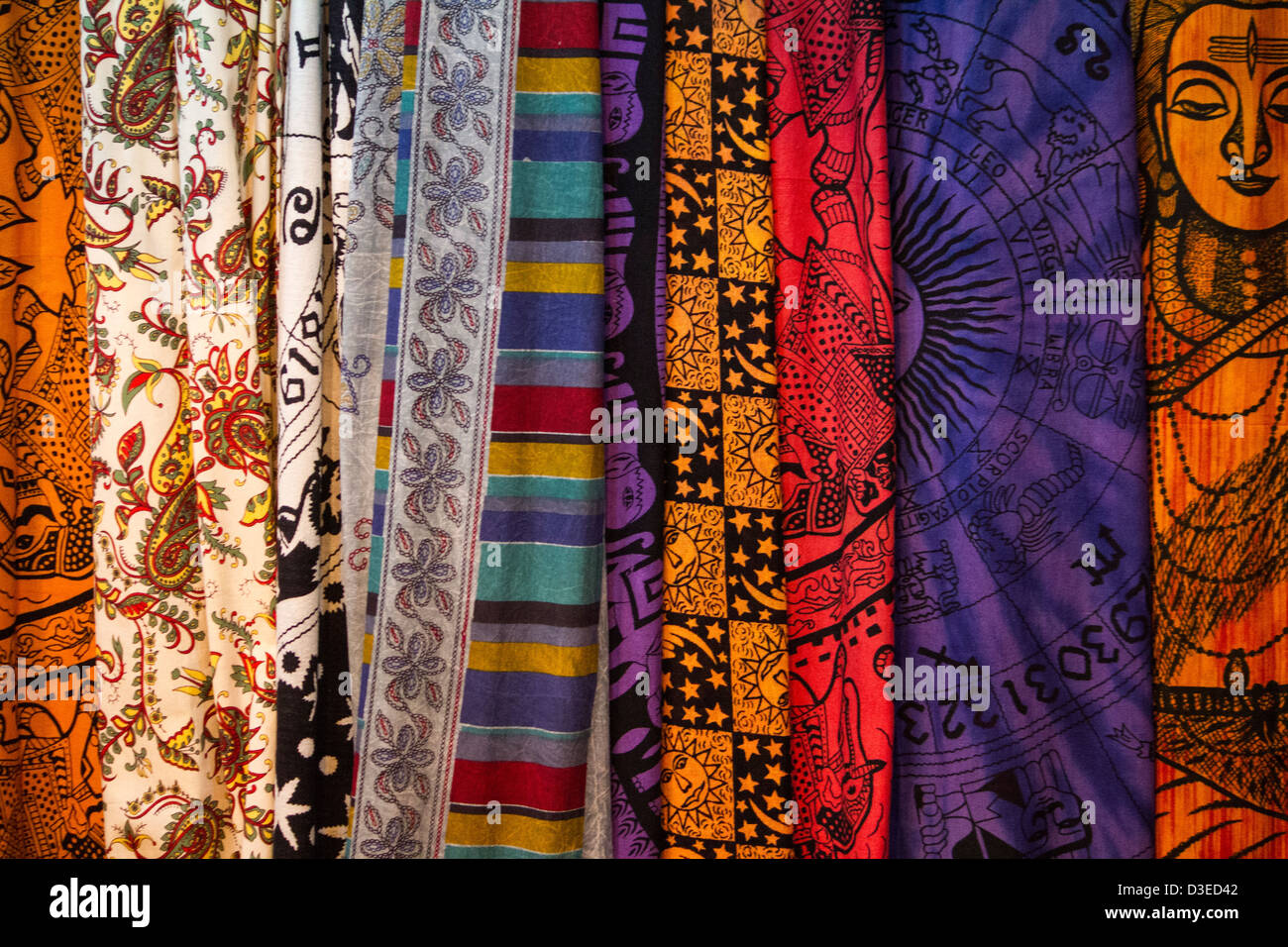 Moroccan fabric market hi-res stock photography and images - Alamy