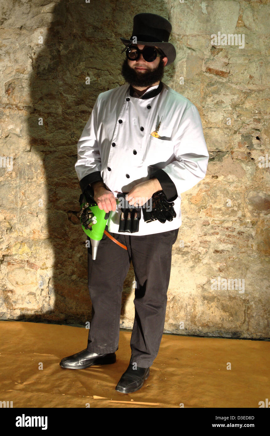 Models posing with ray guns and steampunk or dieselpunk aesthetic ...