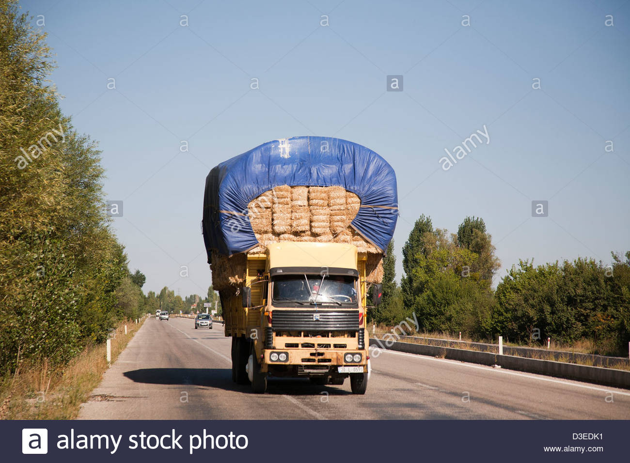 Overload Truck Stock Photos & Overload Truck Stock Images - Alamy