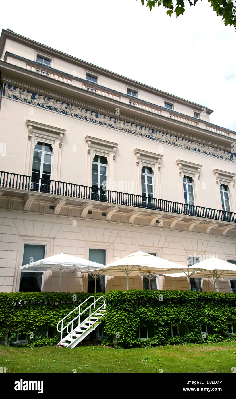 Carlton house terrace london garden hi-res stock photography and images ...