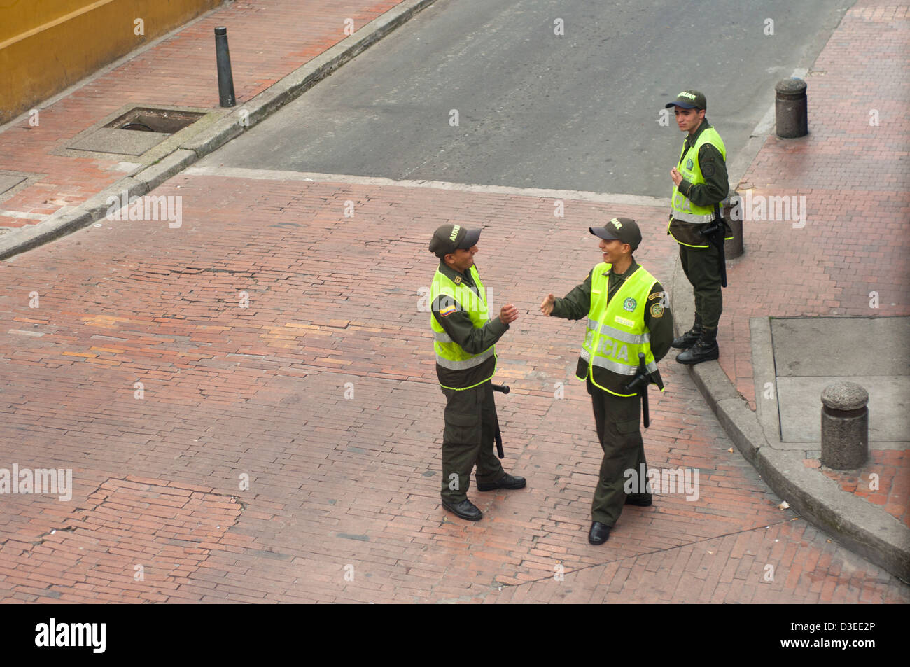 Colombian police hi-res stock photography and images - Alamy