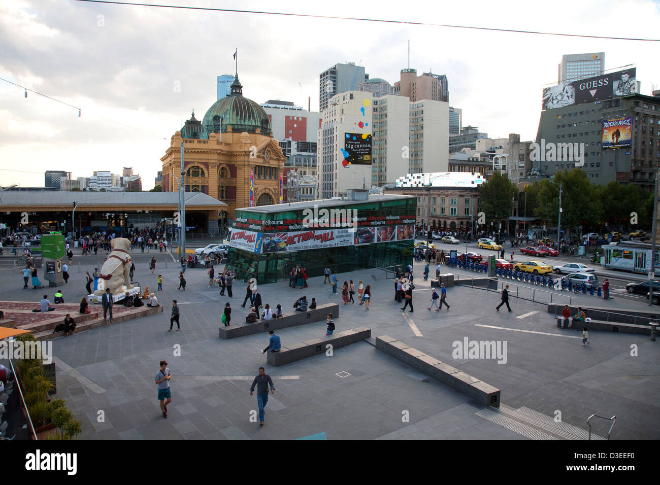 Melbourne visitors information centre at Federation Square Melbourne ...