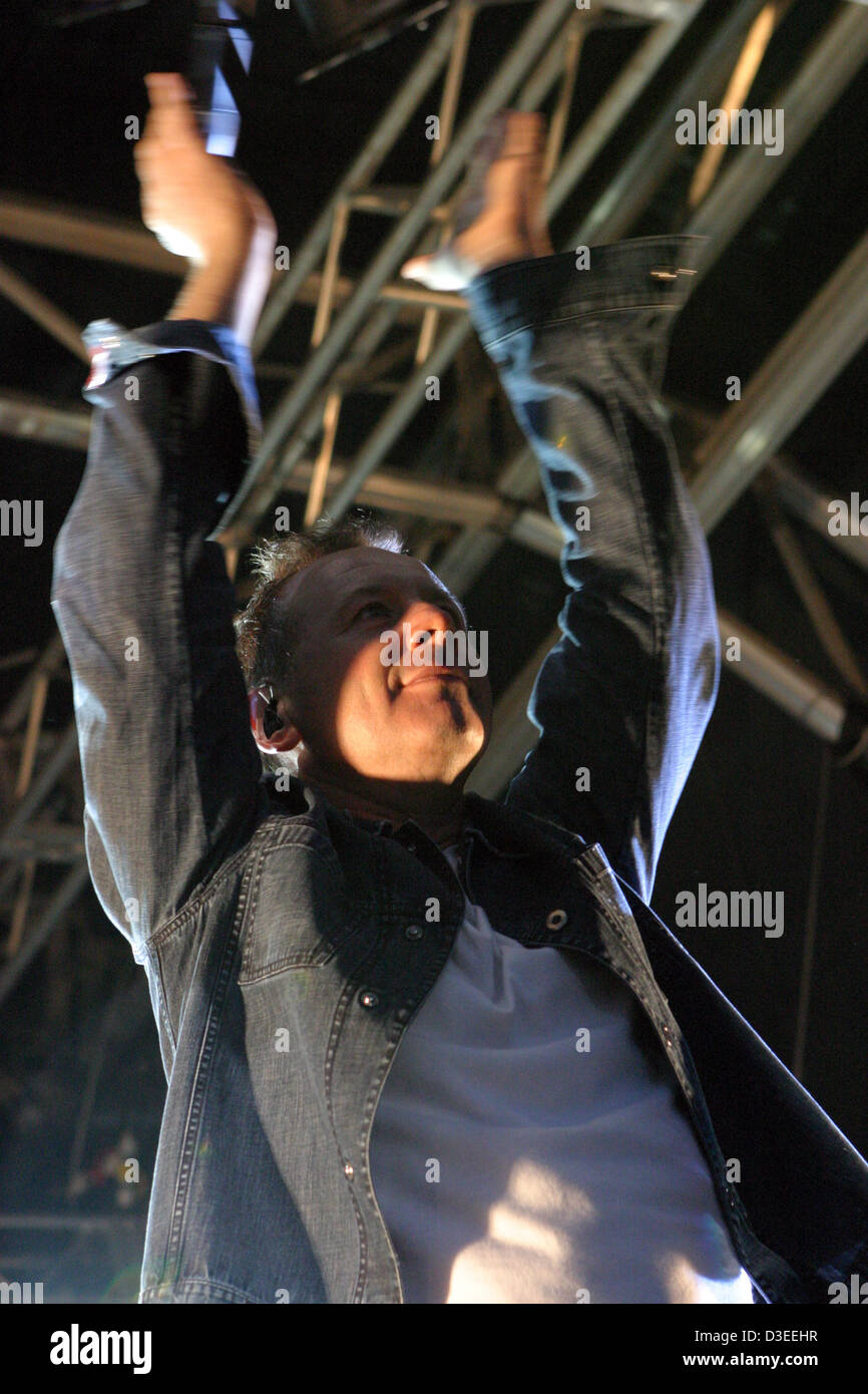 Jim Kerr of Simple Minds at Ashton Court Festival, Bristol Stock Photo ...