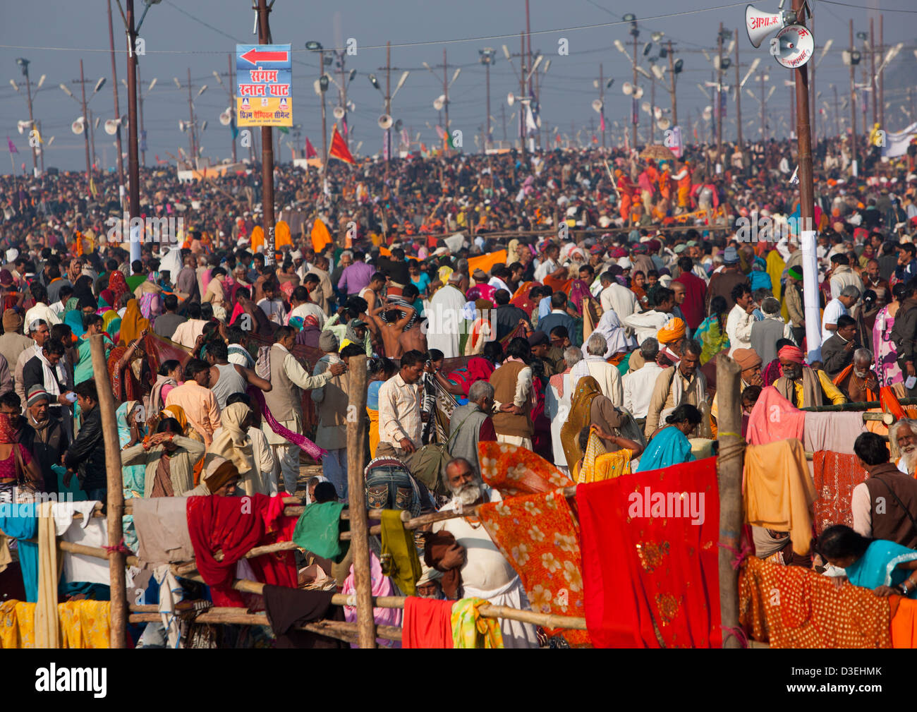 Kumbh mela crowd hi-res stock photography and images - Alamy