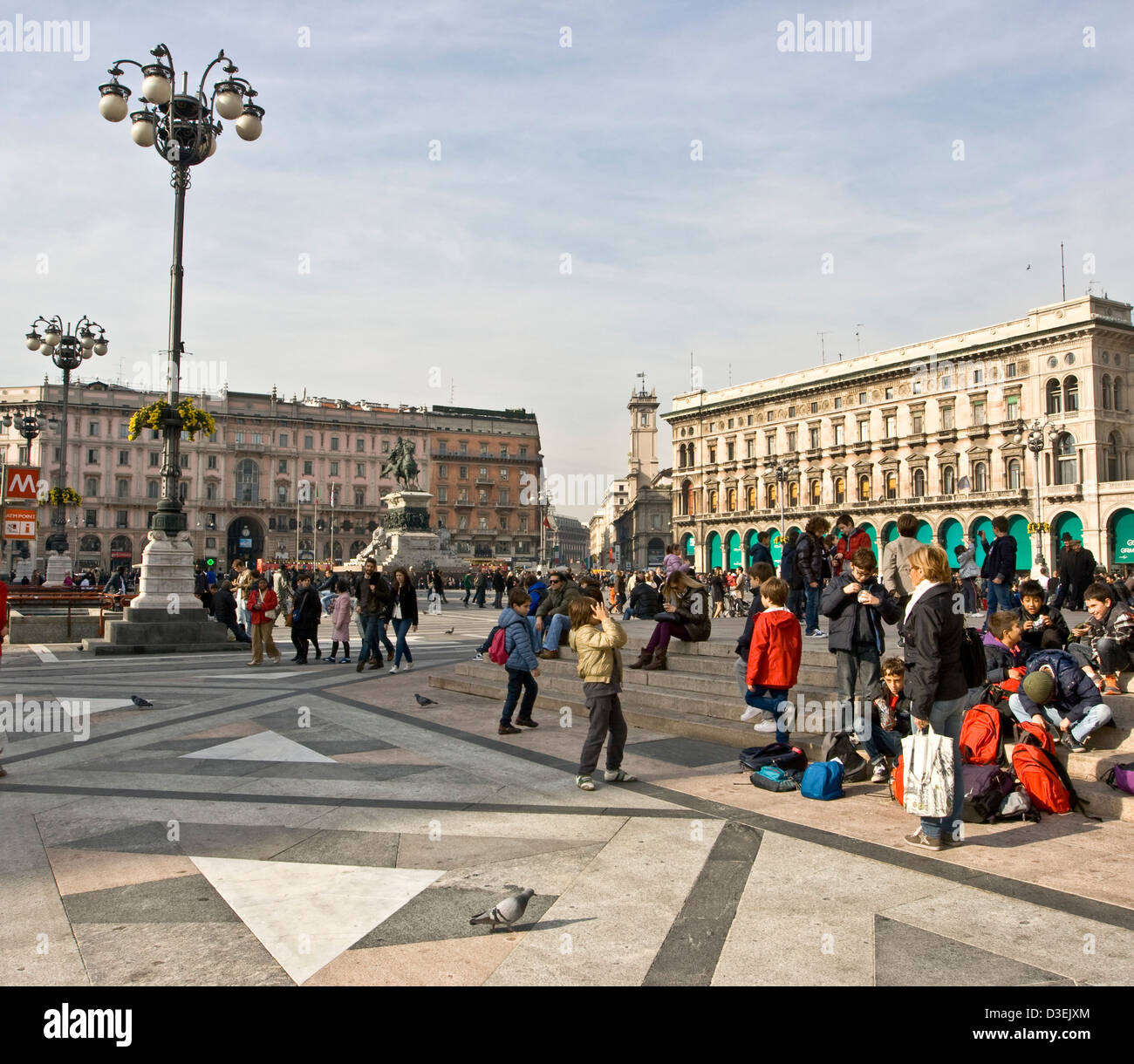 Day time milan city living hi-res stock photography and images - Alamy